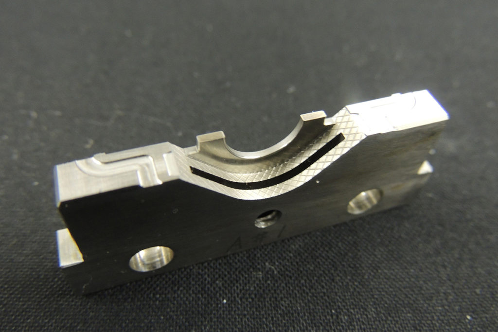 SUS420J2の切削加工におけるポイントとは？ - 精密部品加工センター.com｜精密加⼯から特注治⼯具製作までフルサポート